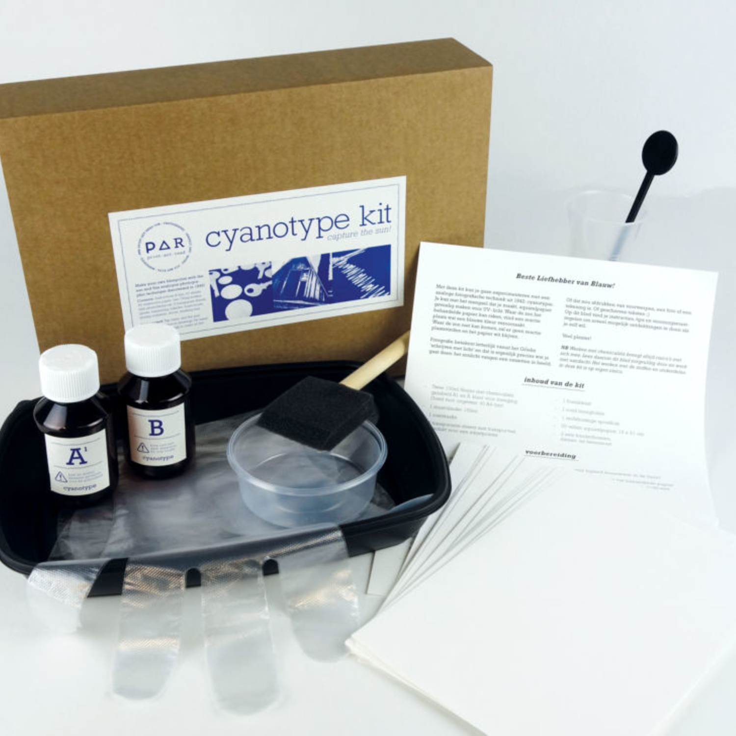 DIY cyanotype kit | Milledoni - Spot on gifts