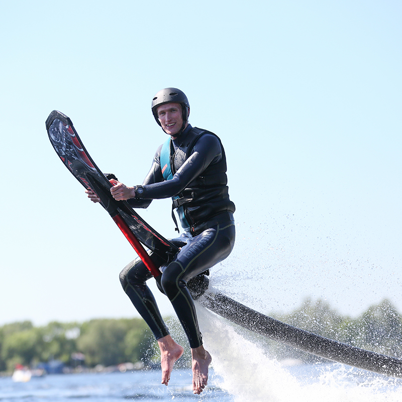Flyboarden: zweven boven het water | Milledoni - Spot on gifts